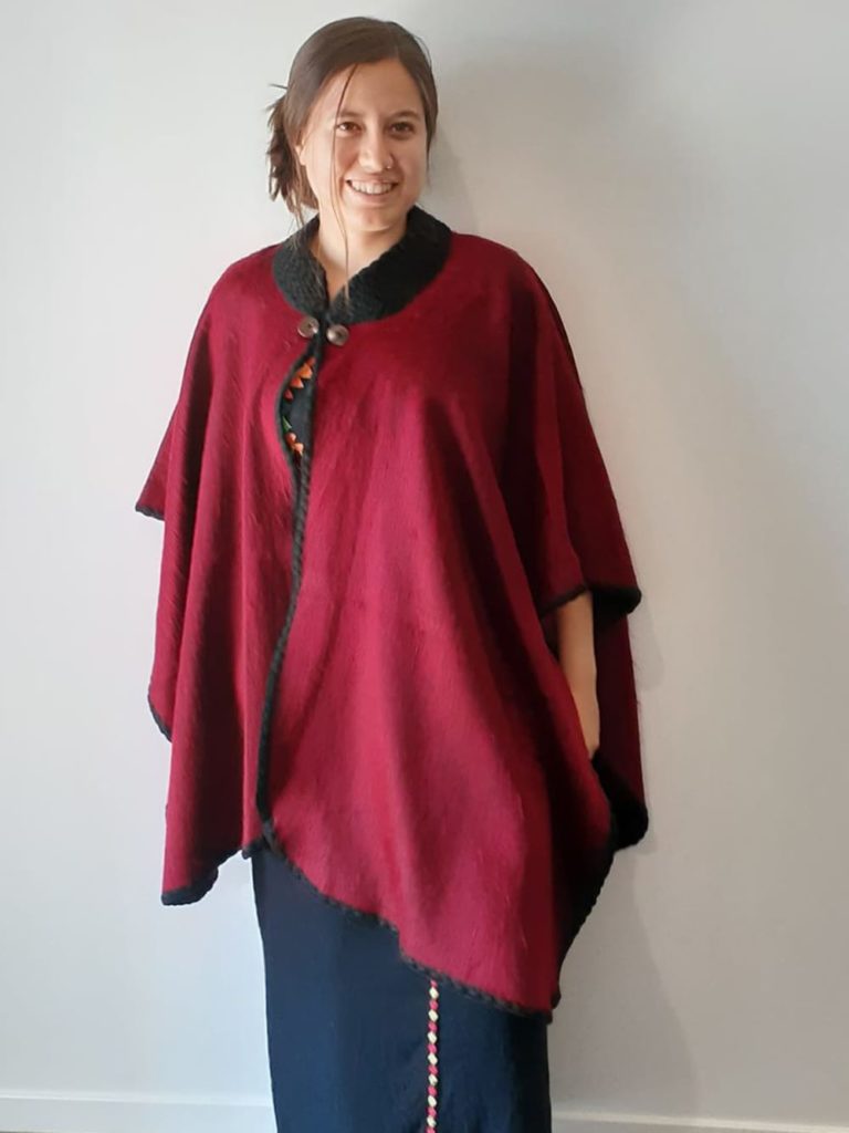 Model Crochet Poncho Wine - Woolly Llama Shop